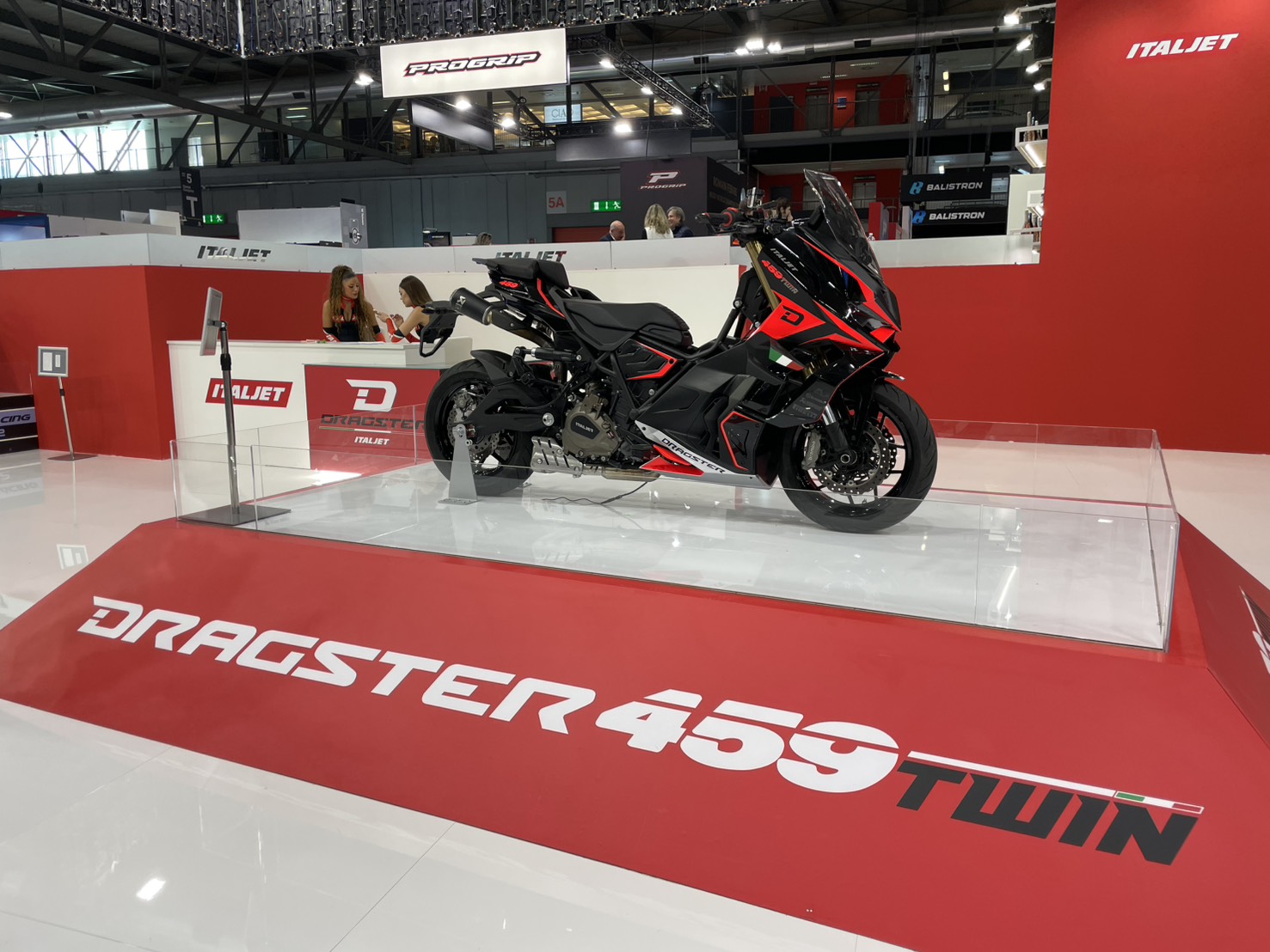 ITALJET Dragster 459 Twin米蘭車展發表：高性能運動速克達的進化與定位 | MOTO7 機車資訊網